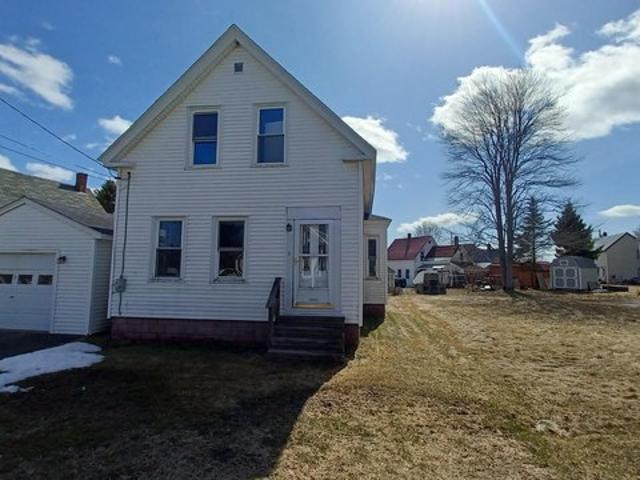 3 Pleasant St Unit 3, Fairfield, ME 04937