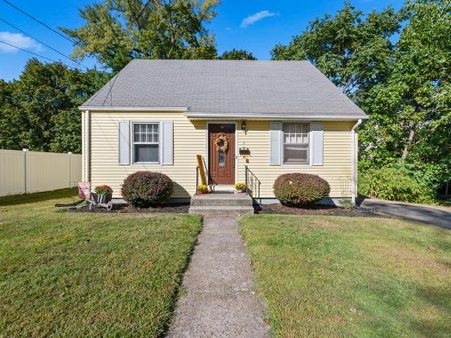 3 Pleasant St, Windsor Locks, CT 06096