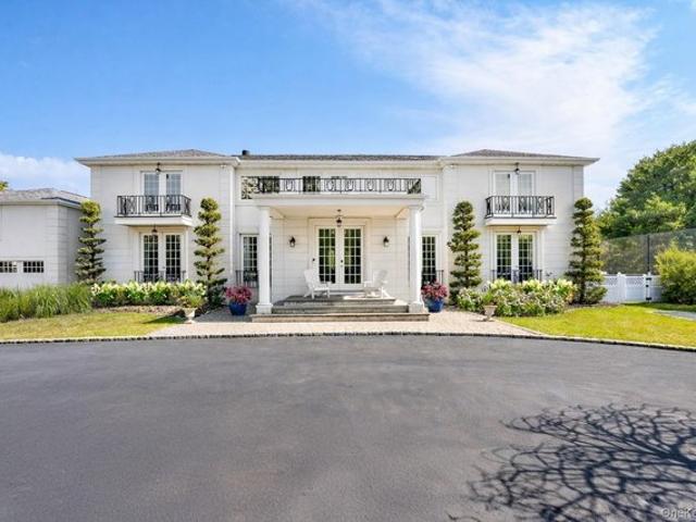 3 Polo Grounds Ln, East Quogue, NY 11942
