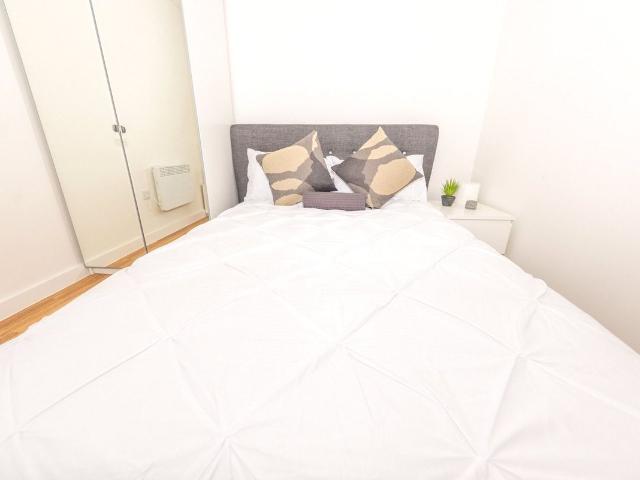 3 Pomona Strand, Old Trafford M16, Studio to rent, £900 pcm | PrimeLocation