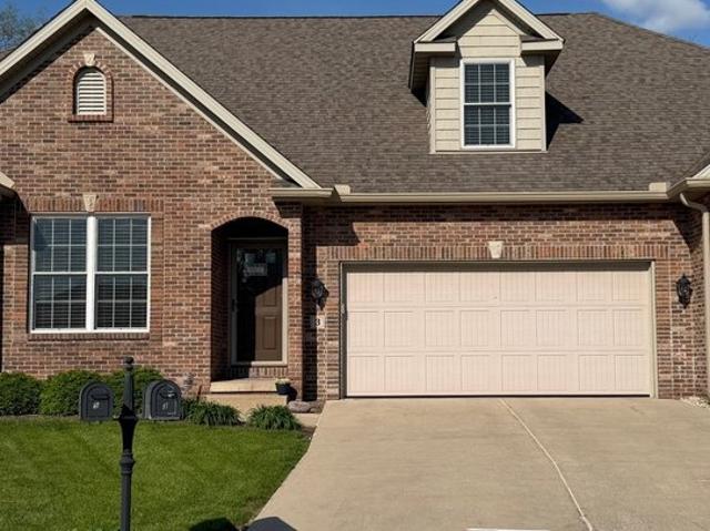 3 Prairie Vista Ct, Bloomington, IL 61704