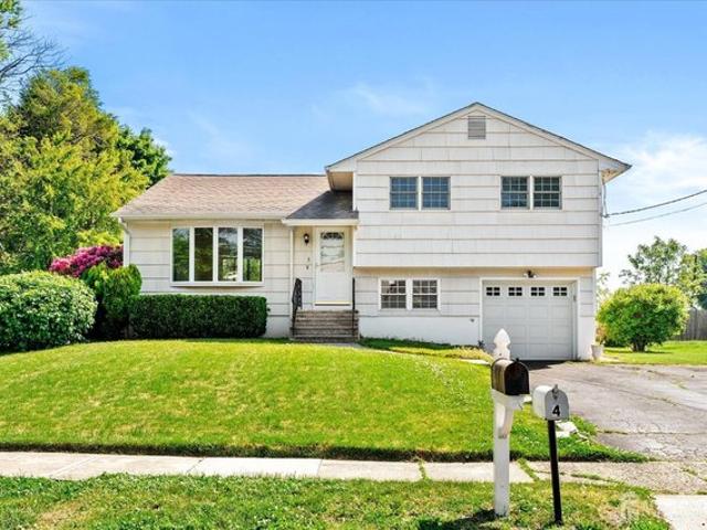 3 Probasco Dr, Allentown, NJ 08501