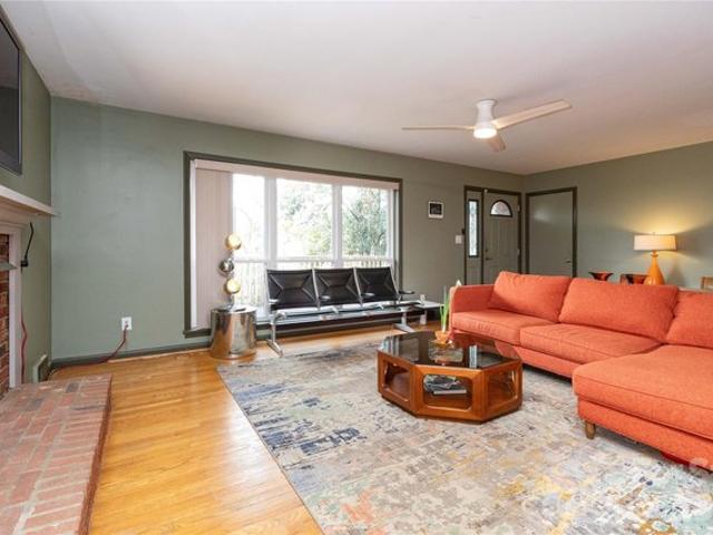 3 Quail Cove Rd, Asheville, NC 28804
