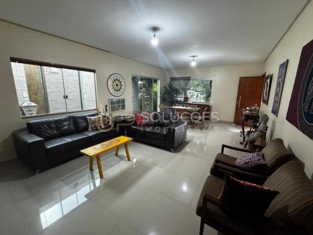 3 Quartos c/ suíte | Energia Fotovoltaica | 300m² | Jardim Europa II | R$1.100.000,00