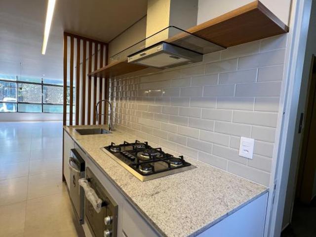 3 QUARTOS COM SUITE TODO REFORMADO VAZADO APTO LINDO QUEM VER COMPRA