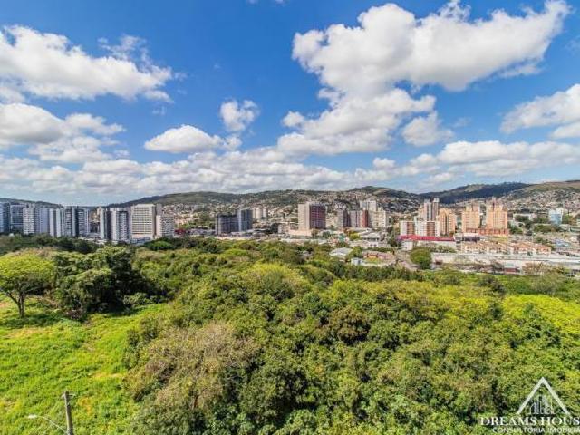 3 Quartos com 2 Vagas em Andar Alto
