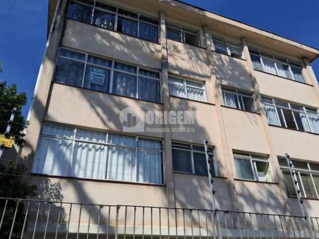 3 quartos e duas vagas o em frente à Prefeitura