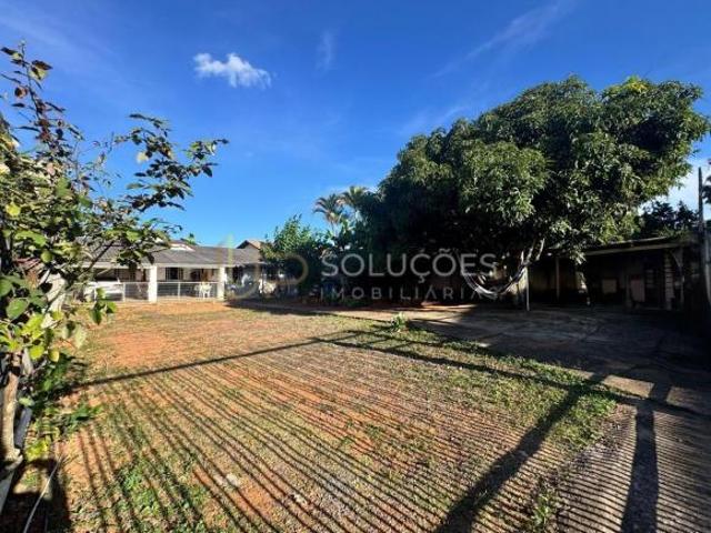 3 Quartos + Lote 450m² + Casa de Fundo + Ótima Localização | Condomínio Império dos Nobres
