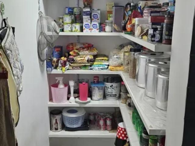 3 quartos sendo 1 suite 2 banheiros 1 vaga