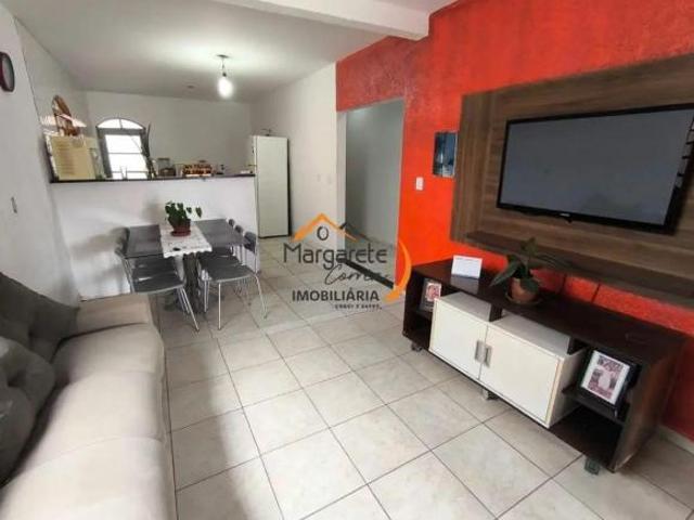 3 quartos, sendo 2 suítes, escriturado, varanda, casa toda na laje