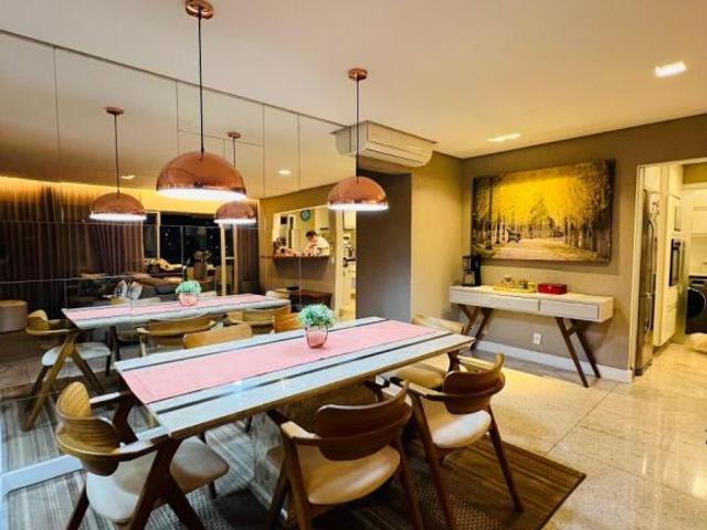 3 QUARTOS SENDO DUAS SUÍTES, SALA JATAR E SALA DE TV, VARANDA GOURMET COM CHURRASQUEIRA A CARVÃO