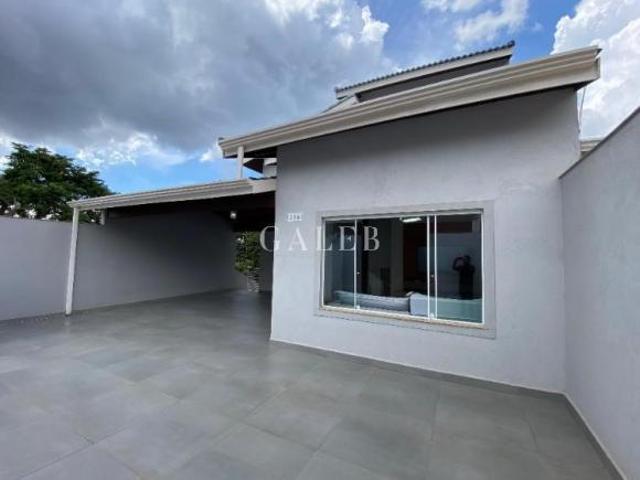 3 QUARTOS, SUÍTE COM CLOSET, PISCINA, VISTA PARA PEDRA GRANDE, 5 VAGAS DE GARAGEM