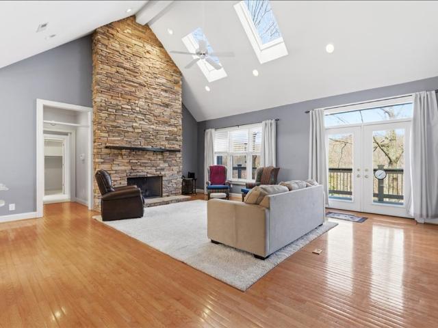 3 Rustic Court