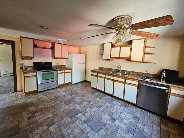 3 R Buttonwood Ter, Attleboro, MA 02703 | Compass