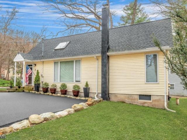 3 Redmans Dr