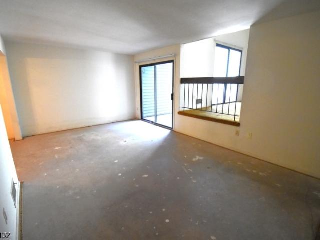 3 Ridgedale Dr