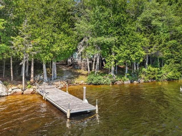 3 Ring Pt, Penobscot, ME 04476