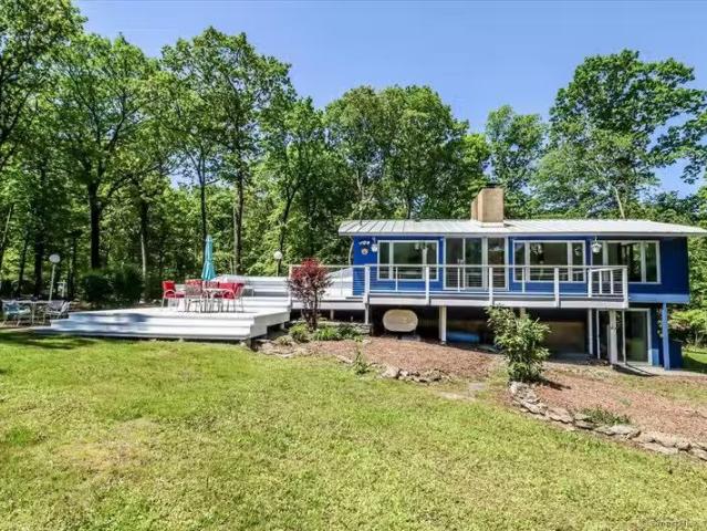 3 RISING SUN TRL, SHERMAN, CT 06784 Single Family Residence Fo.