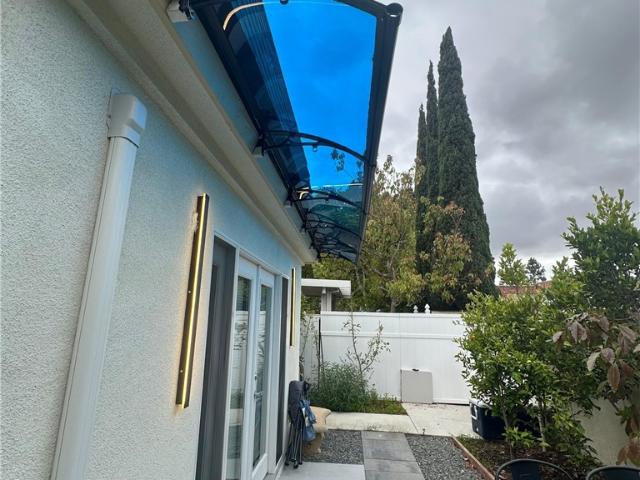 3 Rockrose Way