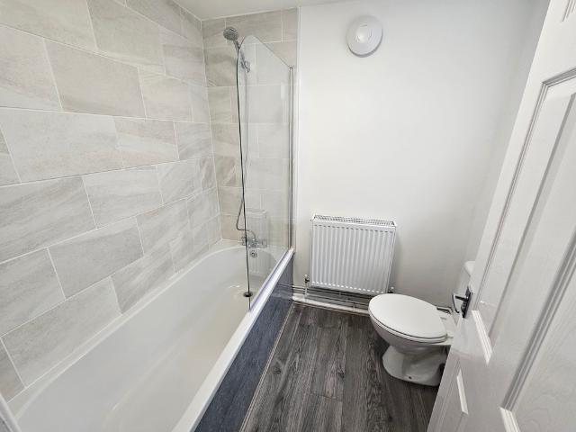 3 room house to let in Stanley Street, Grimsby, North Lincolnshire, DN32 7LL