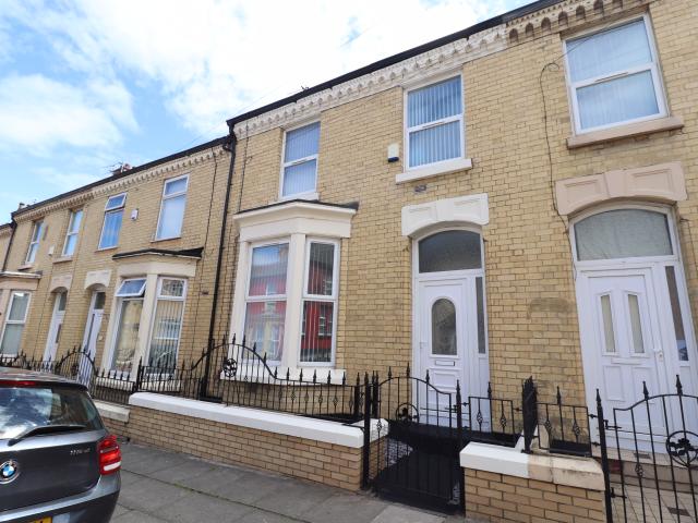 3 room house to let in Valley Road, Liverpool, L4 0UD