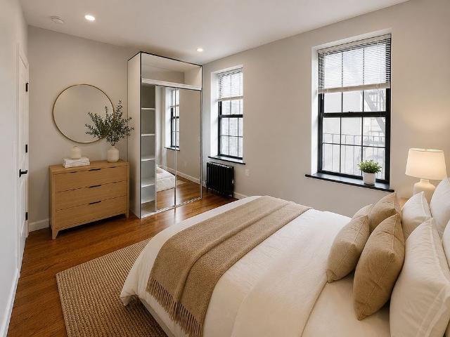3 room luxury Apartment for rent in 43 07 31st Avenue, Queens, New York