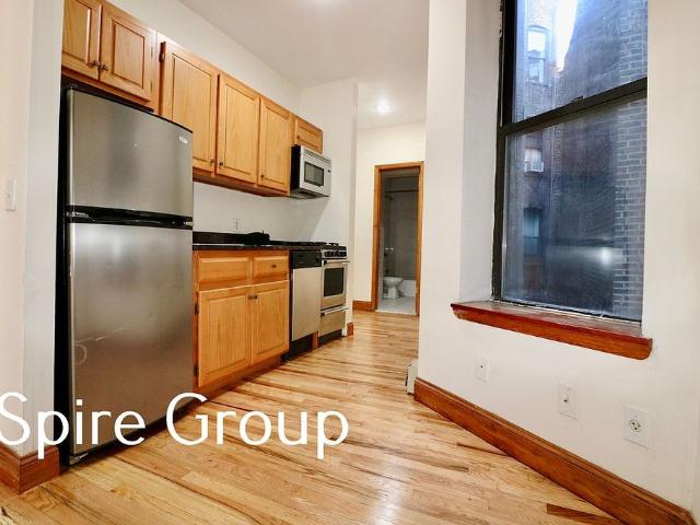 3 room luxury Apartment for rent in 814 Tenth Avenue, New York