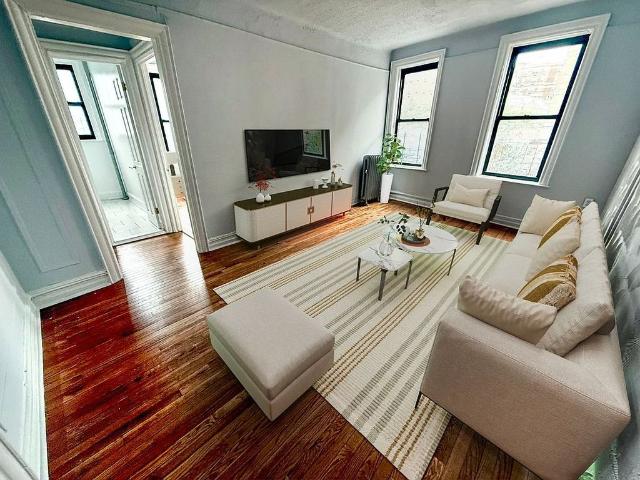 3 room luxury Apartment for rent in Bronxdale, New York