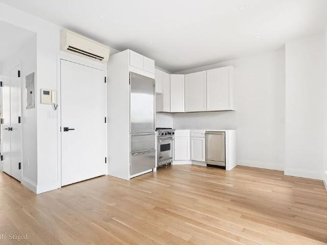 3 room luxury Apartment for rent in New York, United States
