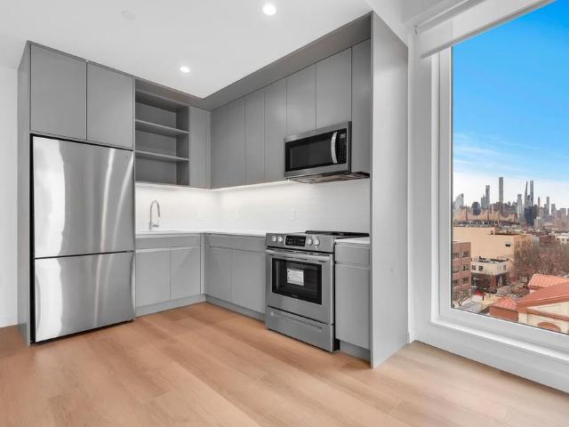 3 room luxury Apartment for rent in Queens, New York