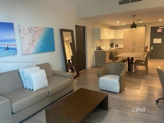 3 room luxury Flat for sale in Hollywood, Florida