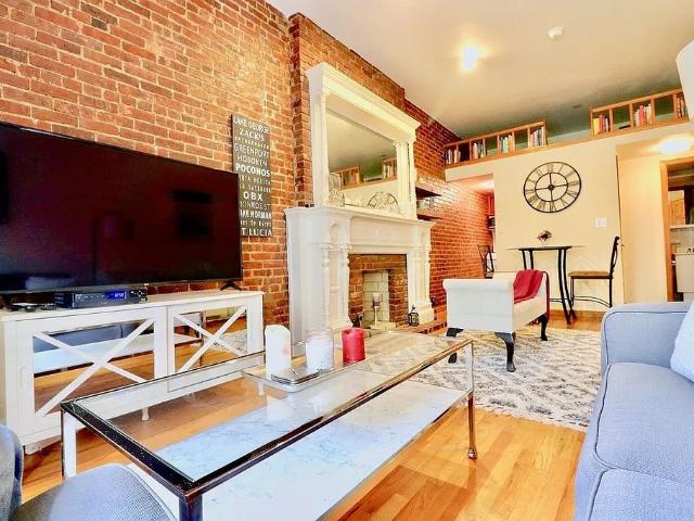 3 room luxury Townhouse for rent in 130 West 74th Street, New York