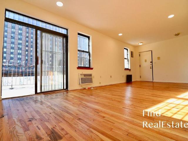 3 room luxury Townhouse for rent in 201 West 94th Street, New York