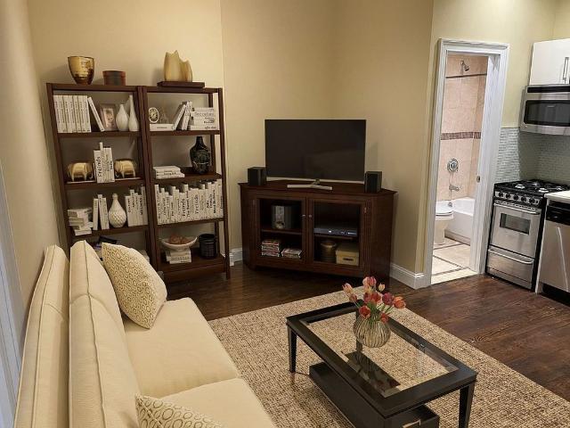 3 room luxury Townhouse for rent in 329 Lexington Avenue, New York