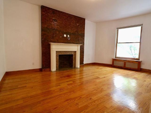 3 room luxury Townhouse for rent in 336 West 77th Street, New York