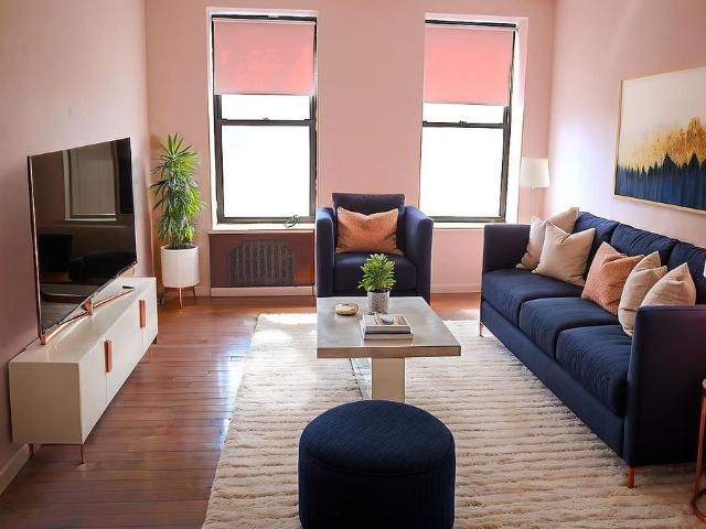 3 room luxury Townhouse for rent in West New York, New Jersey