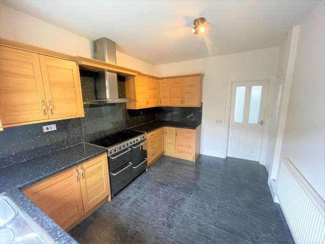 3 room None to let in 15 Falding Street, Chapeltown