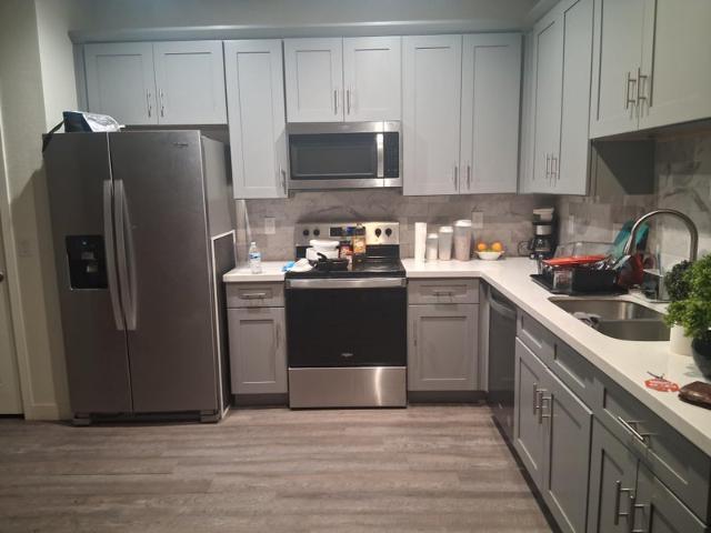 3 Rooms Available, Town House