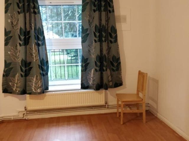 3 rooms flat 10 min West Ealing Station