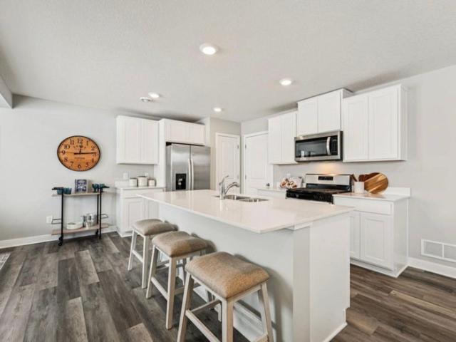 3 Rooms for Rent in Brand New Shakopee Home $900/m