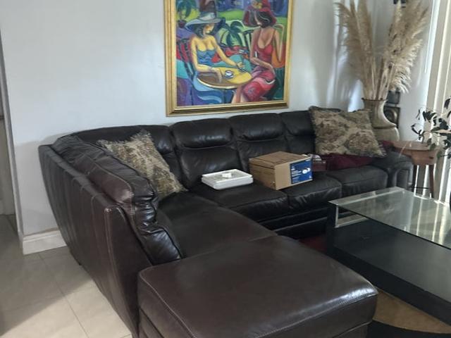 3 rooms for rent pool available