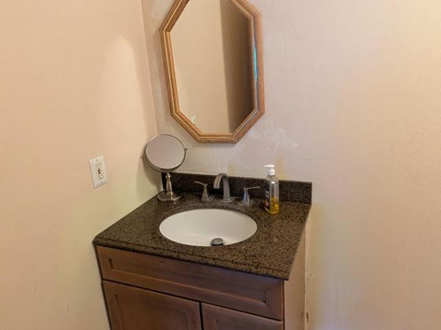 3 rooms for rent. Private Entrances. Whittier