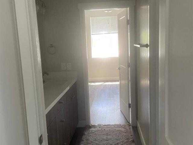 3 Rooms walking distance from NAUU