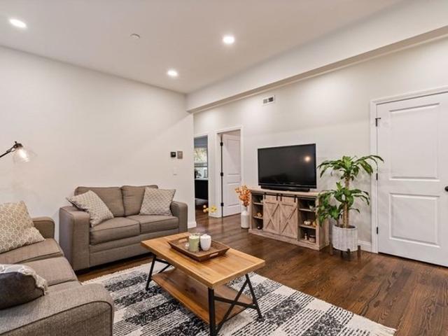 3 Roslin St Unit 2F, Boston, MA 02124