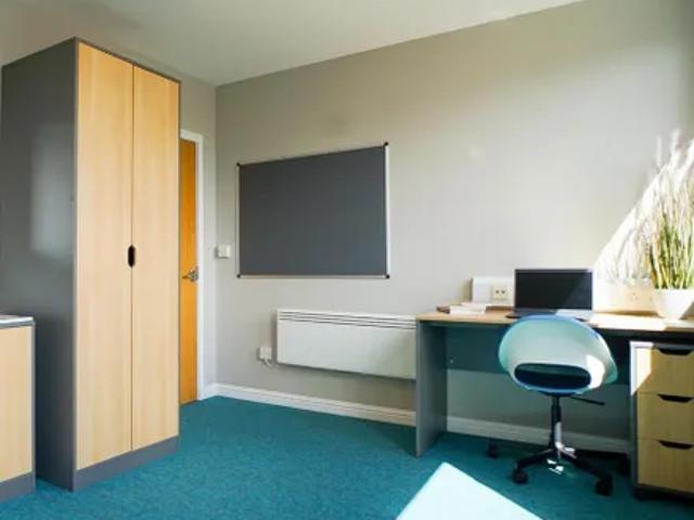 3 Roxburgh Place, City of Edinburgh, EH8 9SU, United Kingdom | Room for rent #166344416 | Rentberry