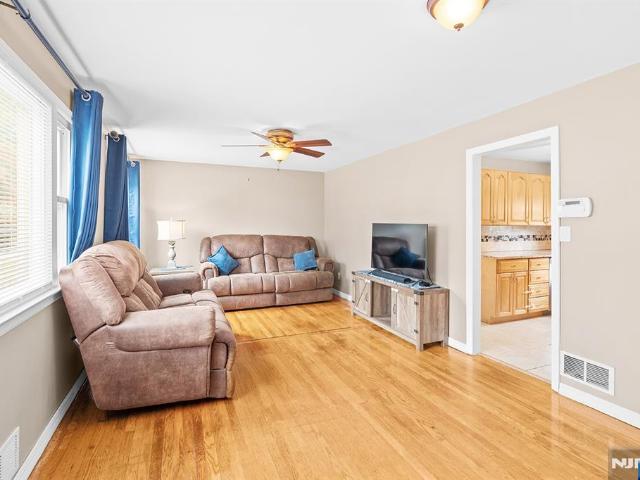 3 Roy Avenue