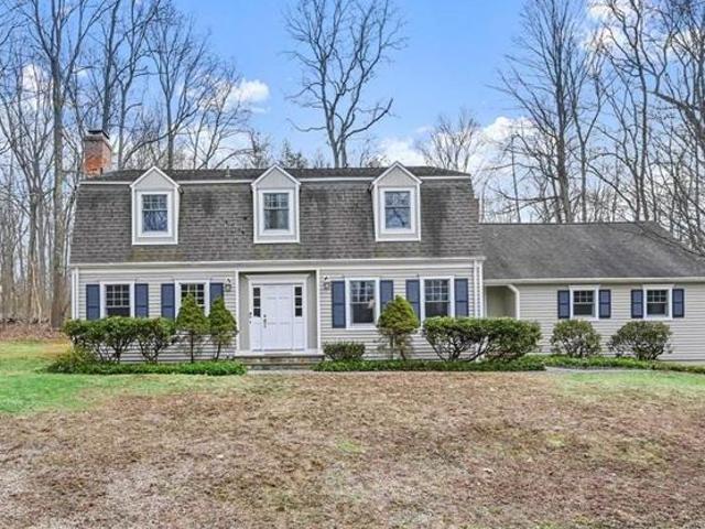 3 Standish Dr, Ridgefield, CT 06877