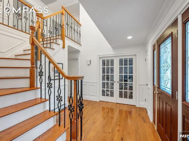3 Stonewall Ct, Woodcliff Lake, NJ