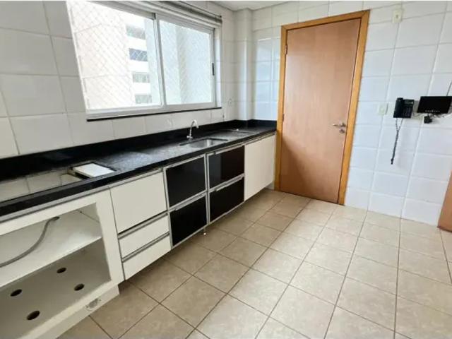 3 suítes plenas com sala ampla, sacada e banheira