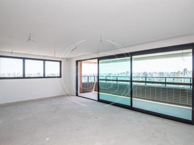 3 SUITES 204M² 4 VAGAS SAÚDE